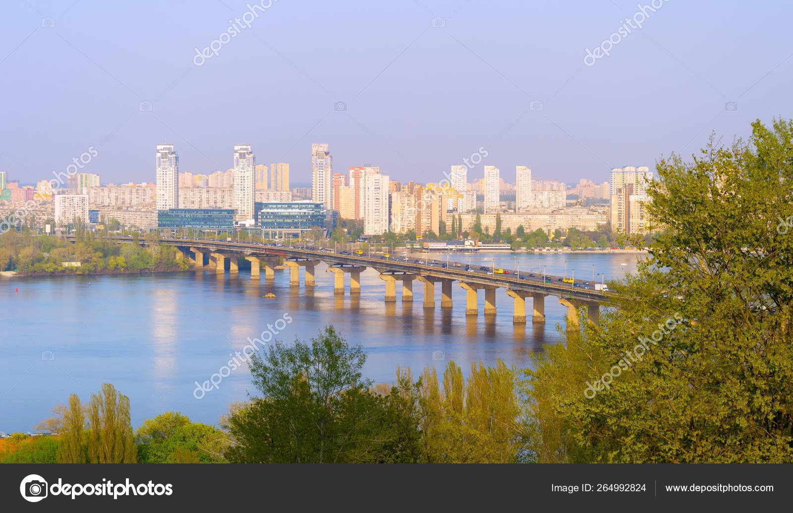 Dnipro river Paton bridge Ukraine — Stock Photo © joyfull #264992824