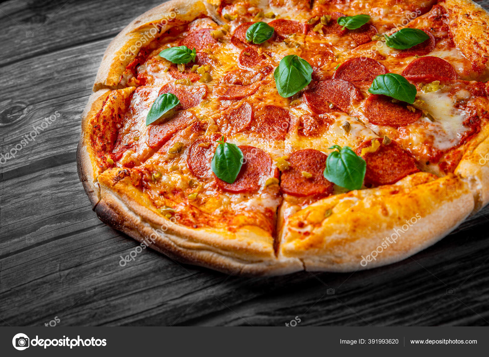 Pepperoni Pizza Mozzarella Cheese Salami Tomato Sauce Pepper Spices ...