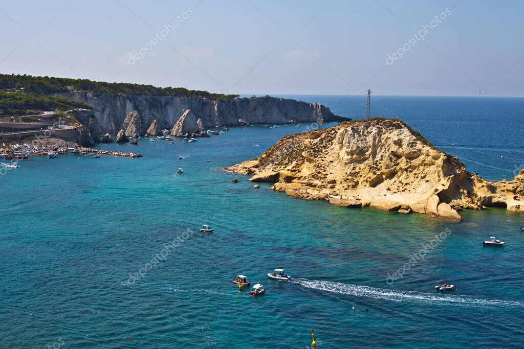 Vista de las islas Tremiti. Isla de San Domino, Italia: vista ...