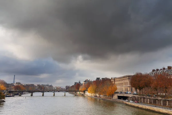 Seine sky Stock Photos, Royalty Free Seine sky Images | Depositphotos
