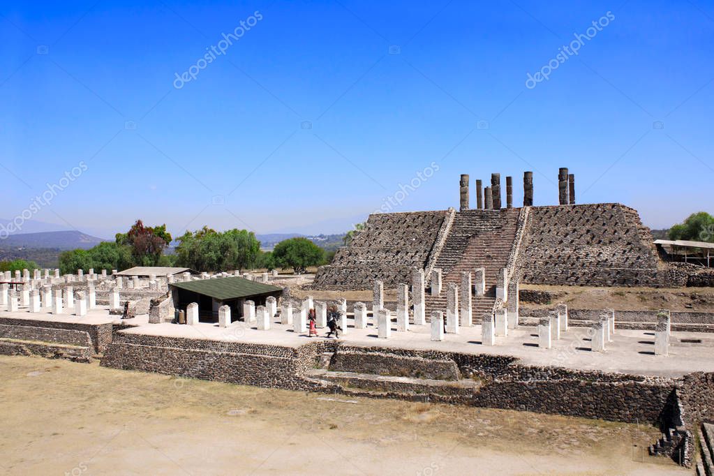 Famosos Atlantes Toltecas - columnas en la parte superior Pirámide de ...