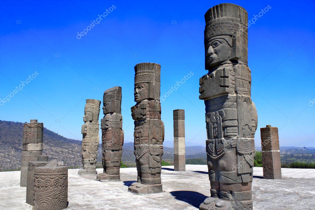 Famosos Atlantes Toltecas - columnas en la parte superior Pirámide de ...