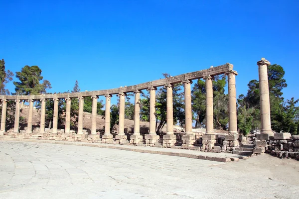 Oval columns Stock Photos, Royalty Free Oval columns Images | Depositphotos