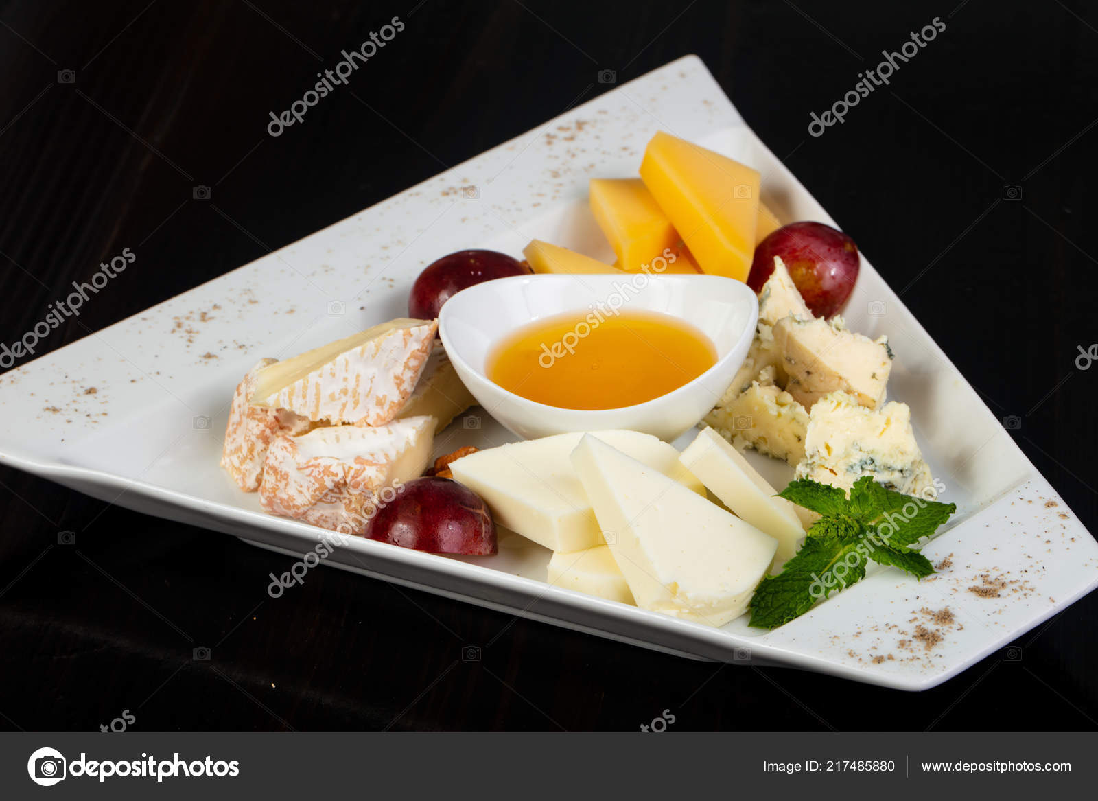 Cheeses Plate Mix Brie Parmesan Blue — Stock Photo © AndreySt #217485880