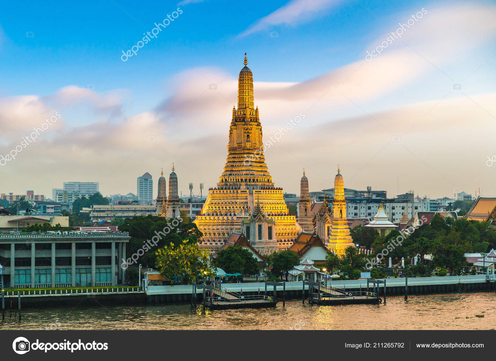Panoramic Aerial View Wat Arun Temple Beautiful Sunset Bangkok Thailand ...