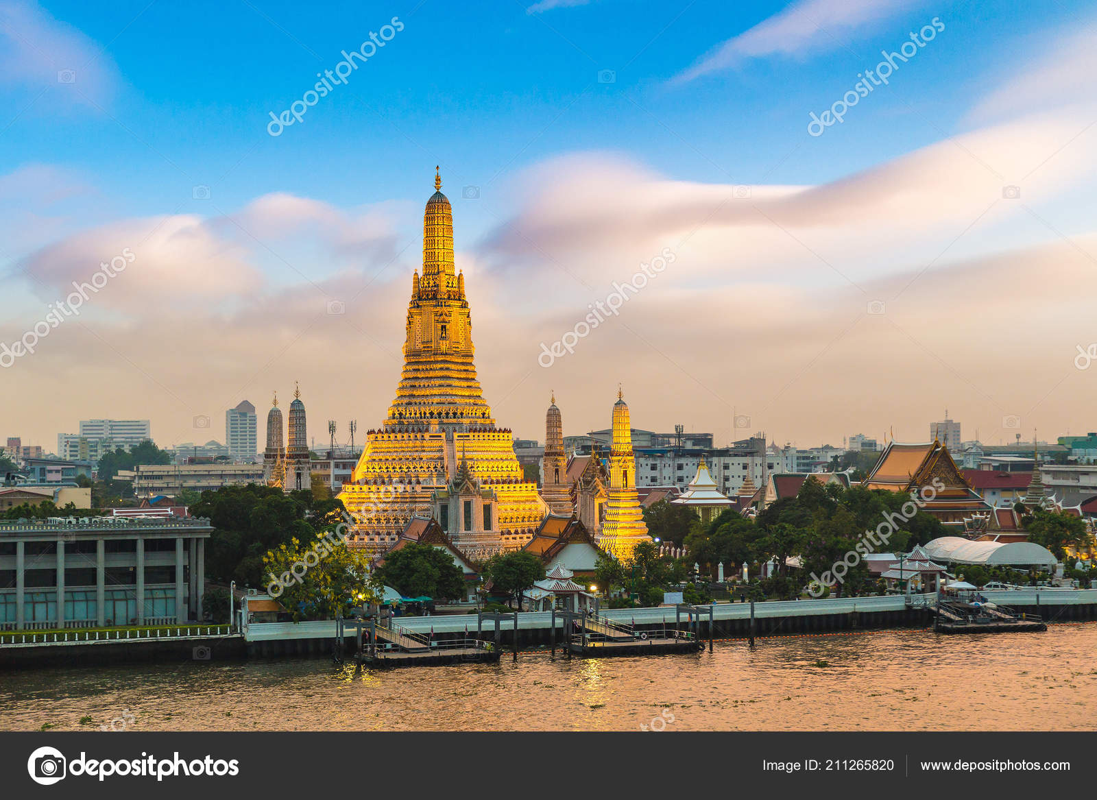Panoramic Aerial View Wat Arun Temple Beautiful Sunset Bangkok Thailand ...