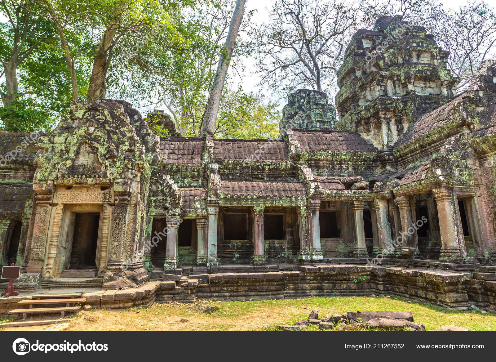 Prohm Temple Ruins Khmer Ancient Temple Complex Angkor Wat Siem — Stock ...