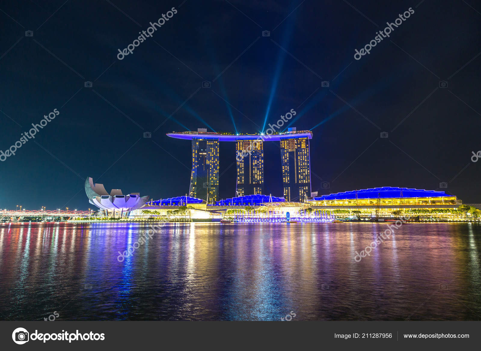 Singapore June 2018 Laser Show Marina Bay Sands Hotel Summer — Stock Editorial Photo © bloodua ...