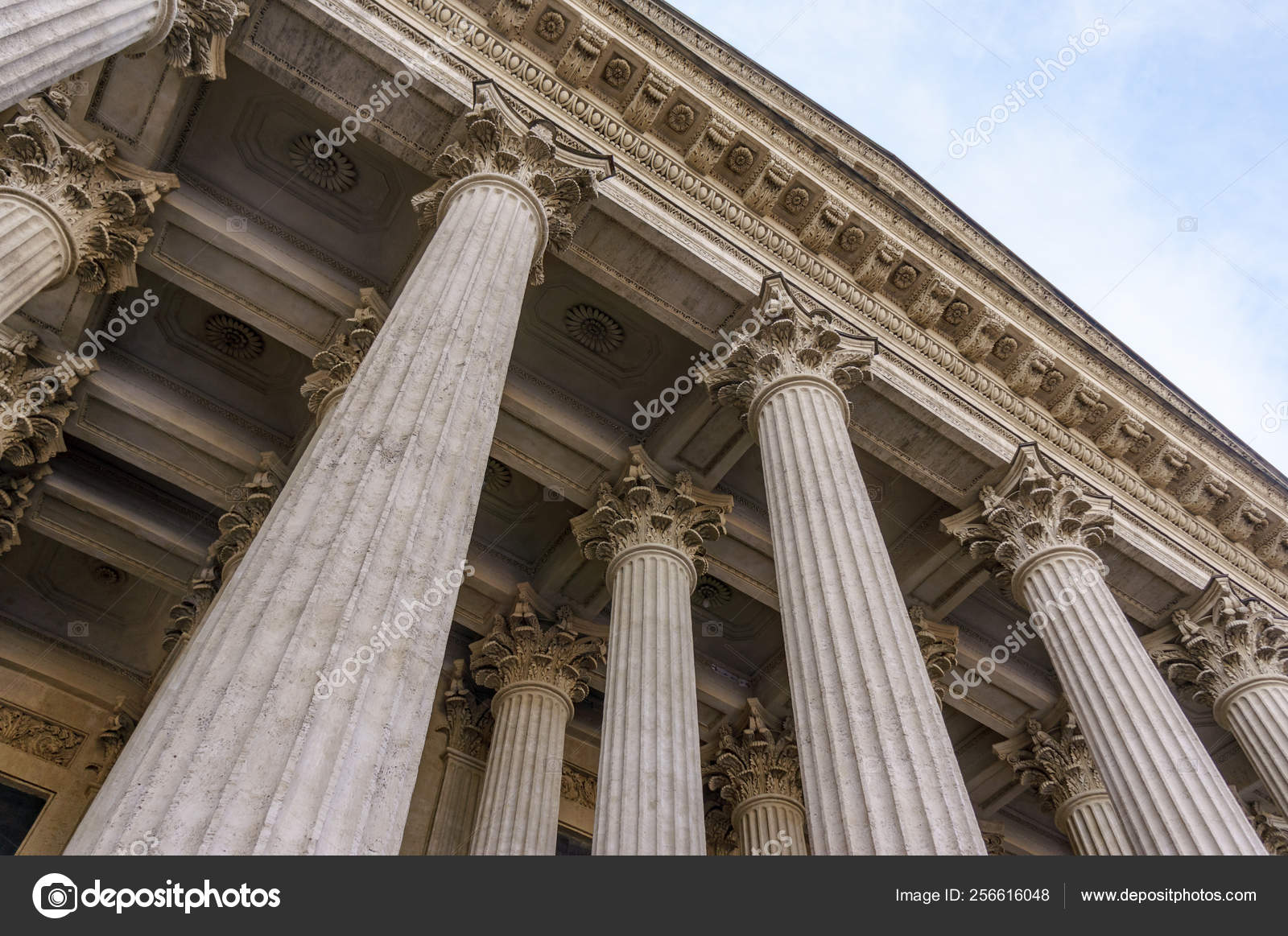 Vintage Old Justice Courthouse Column — Stock Photo © gilmanshin #256616048