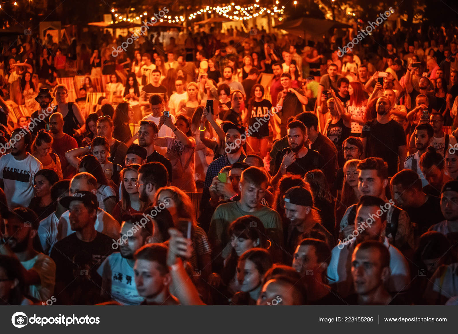 Kiev July 2018 Group Happy Young People Listening Music Summer – Stock ...