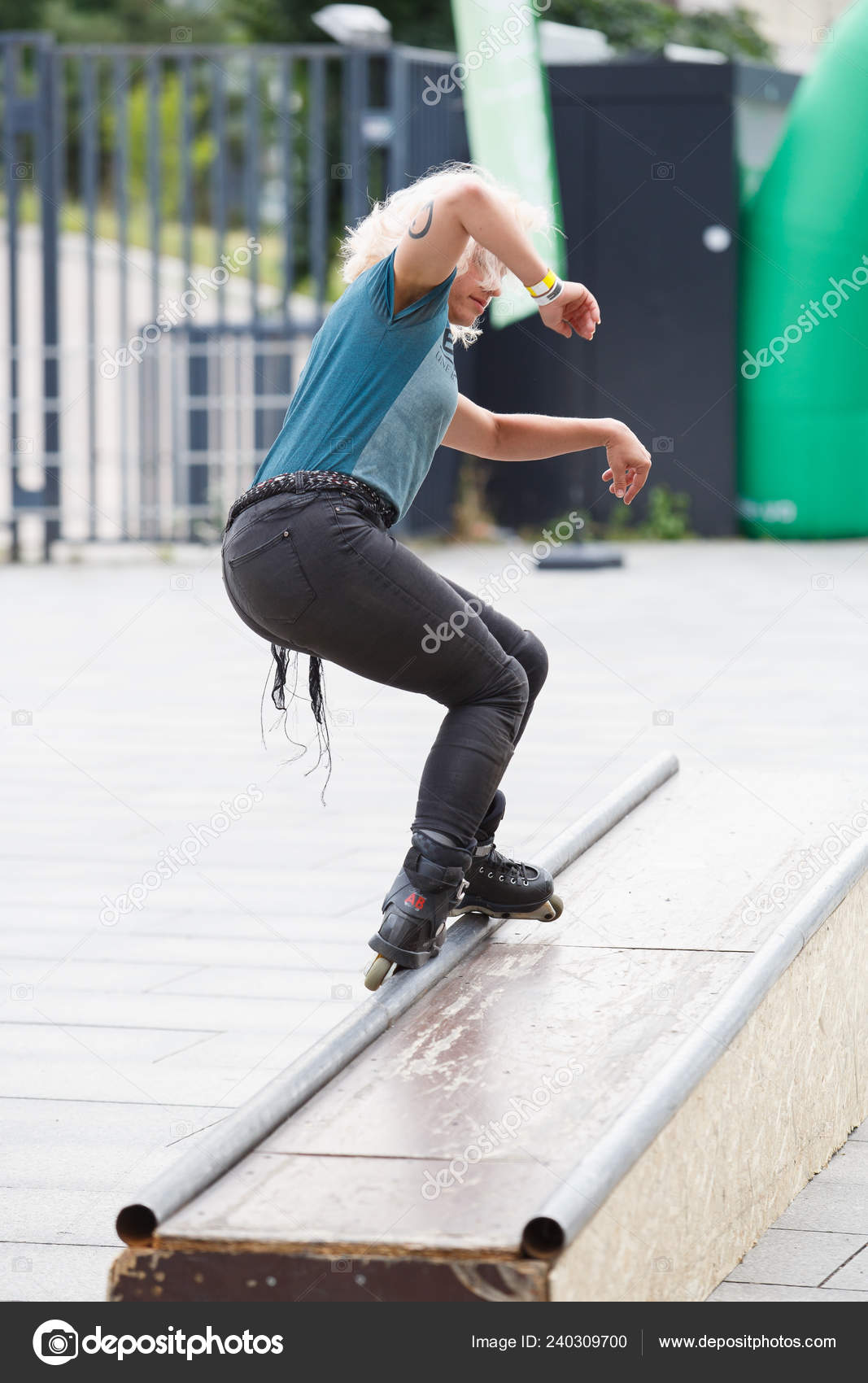 Kiev June 2018 Young White Girl Grinds Rail Box Aggressive – Stock ...