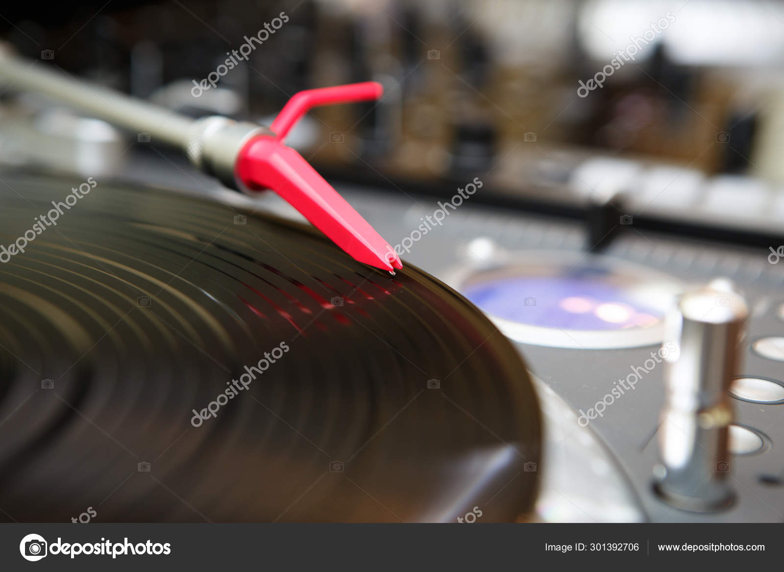 Red Turntables Needle Tone Arm Professional Turn Table Player Old — Stock Photo © hurricanehank ...