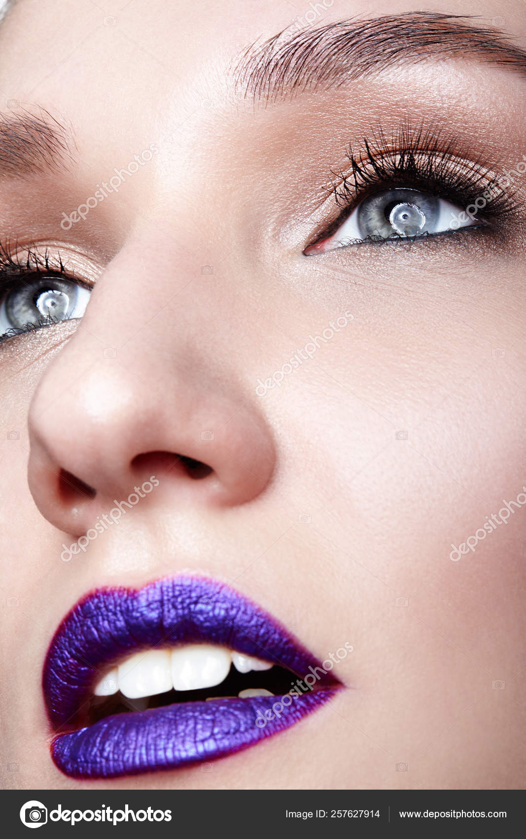 Natural Violet Eyes Human