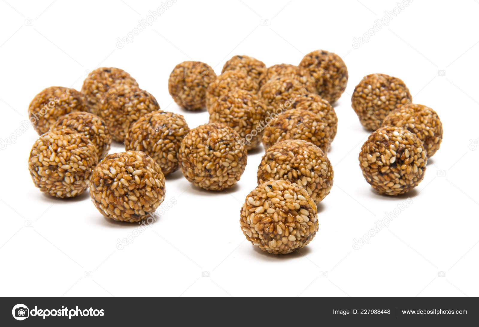 Roasted Thala Balls Isolated White Background Stock Photo by ©ksena32 ...