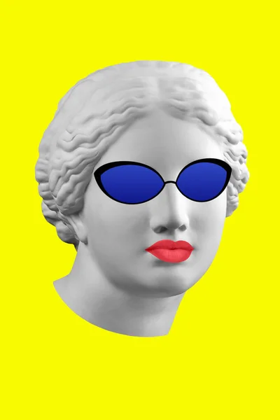 collage concepto de arte contemporáneo con cabeza de estatua antigua en ...