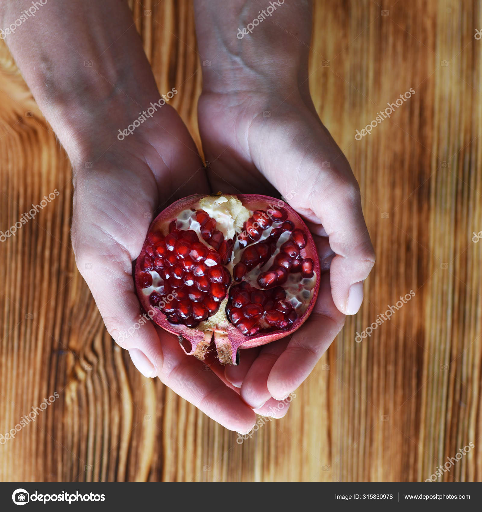 Fresh Pomegranate Hands — Free Stock Photo © FineShine #315830978