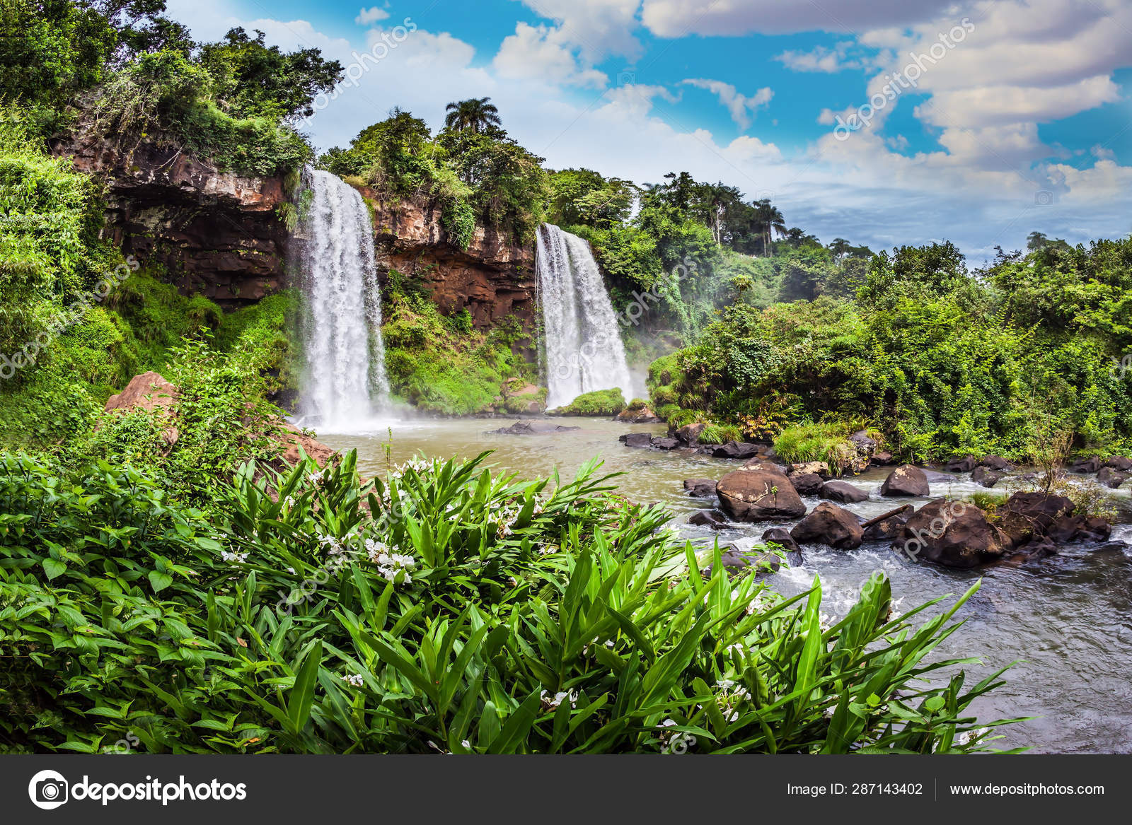 Dos cascadas famosas — Foto de stock © kavramm #287143402