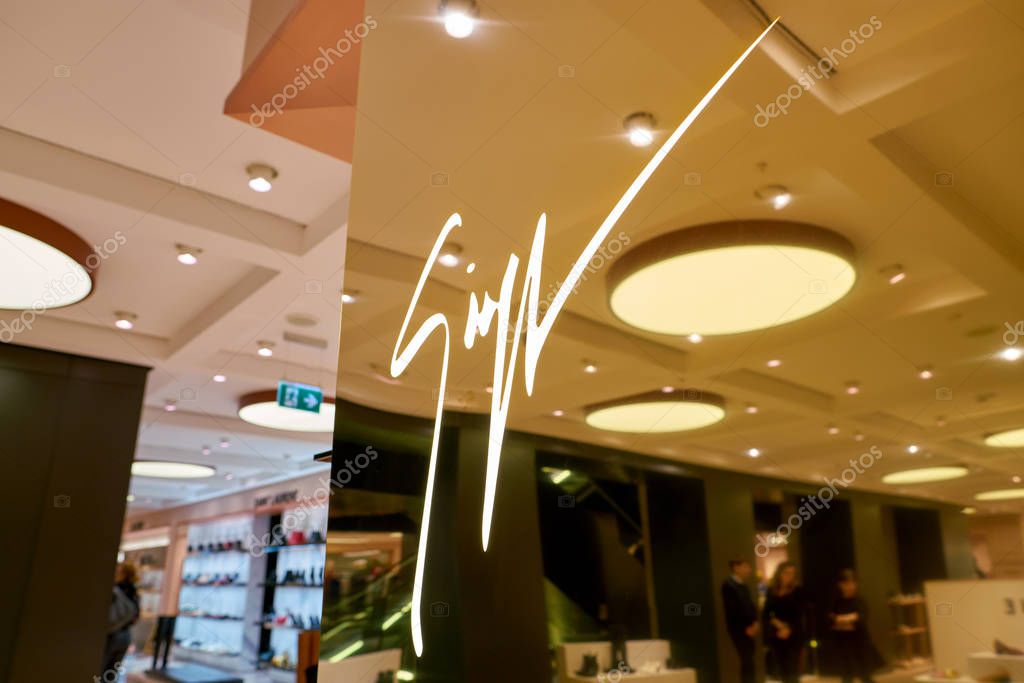 ROMA, ITALIA - CIRCA NOVIEMBRE, 2017: primer plano de Giuseppe Zanotti ...