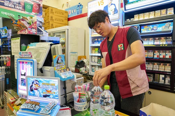 7 eleven counter Pictures, 7 eleven counter Stock Photos & Images ...