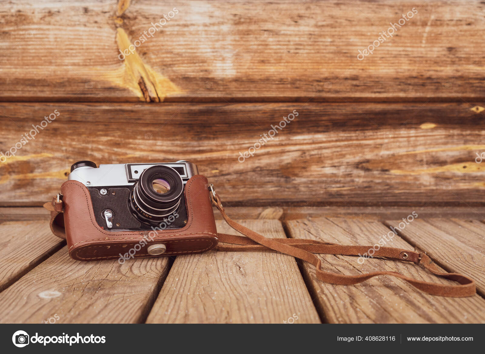 Retro Camera Old Wood Background Copy Space — Stock Photo © grapix ...