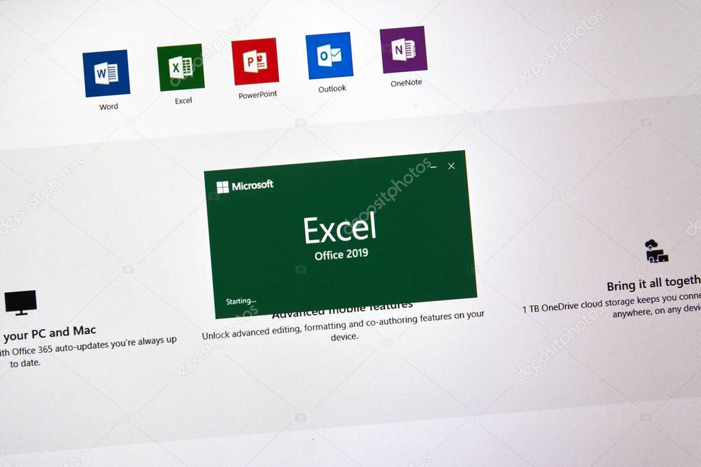 MONTREAL, CANADÁ - 10 de enero de 2019: MIcrosoft Office 2019 Excel. Microsoft Office 2019 es la ...