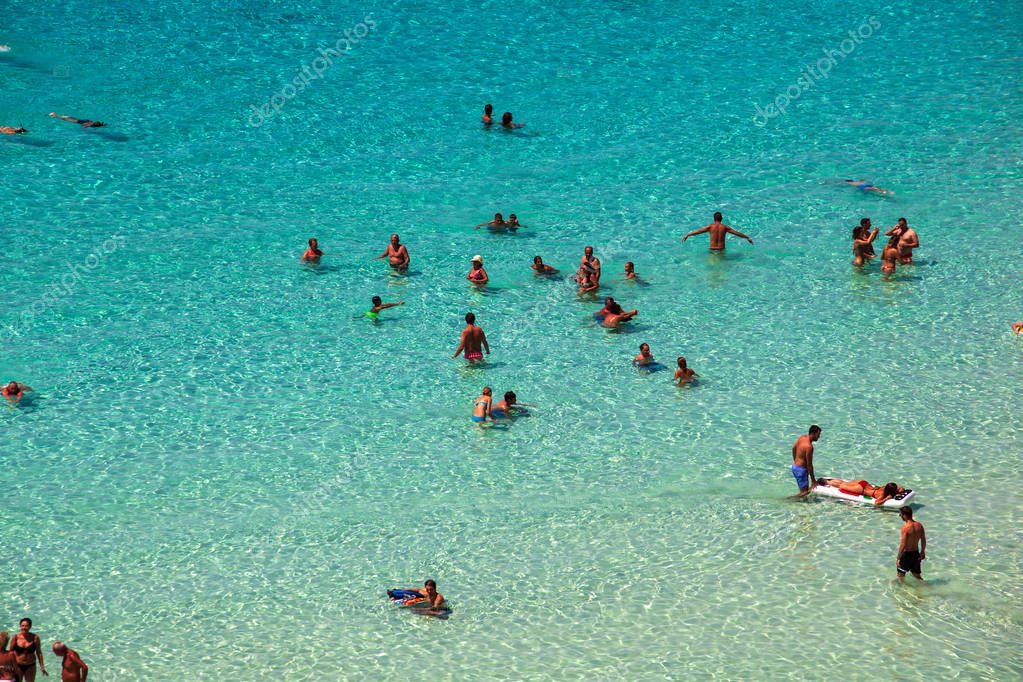 Vista del lugar más famoso del mar de Lampedusa, Spiaggia dei con 2022