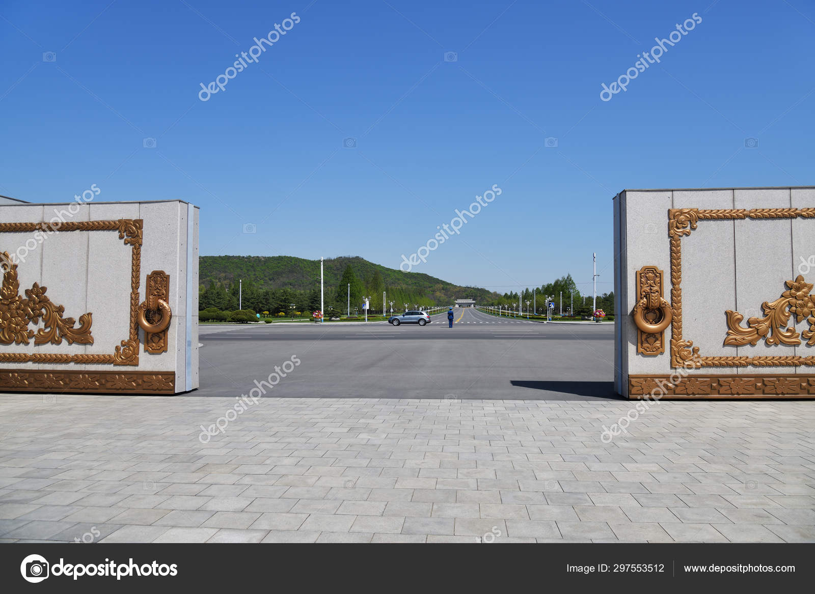 Gate to Kumsusan, Pyongyang, North Korea — Stock Editorial Photo ...