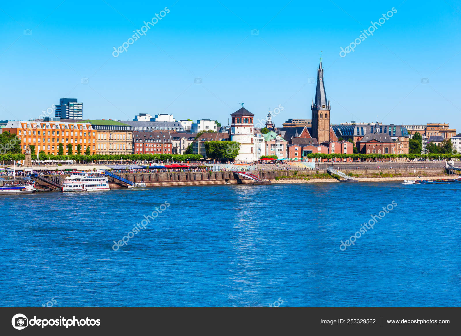 Aldstadt old town in Dusseldorf — Stock Photo © saiko3p #253329562