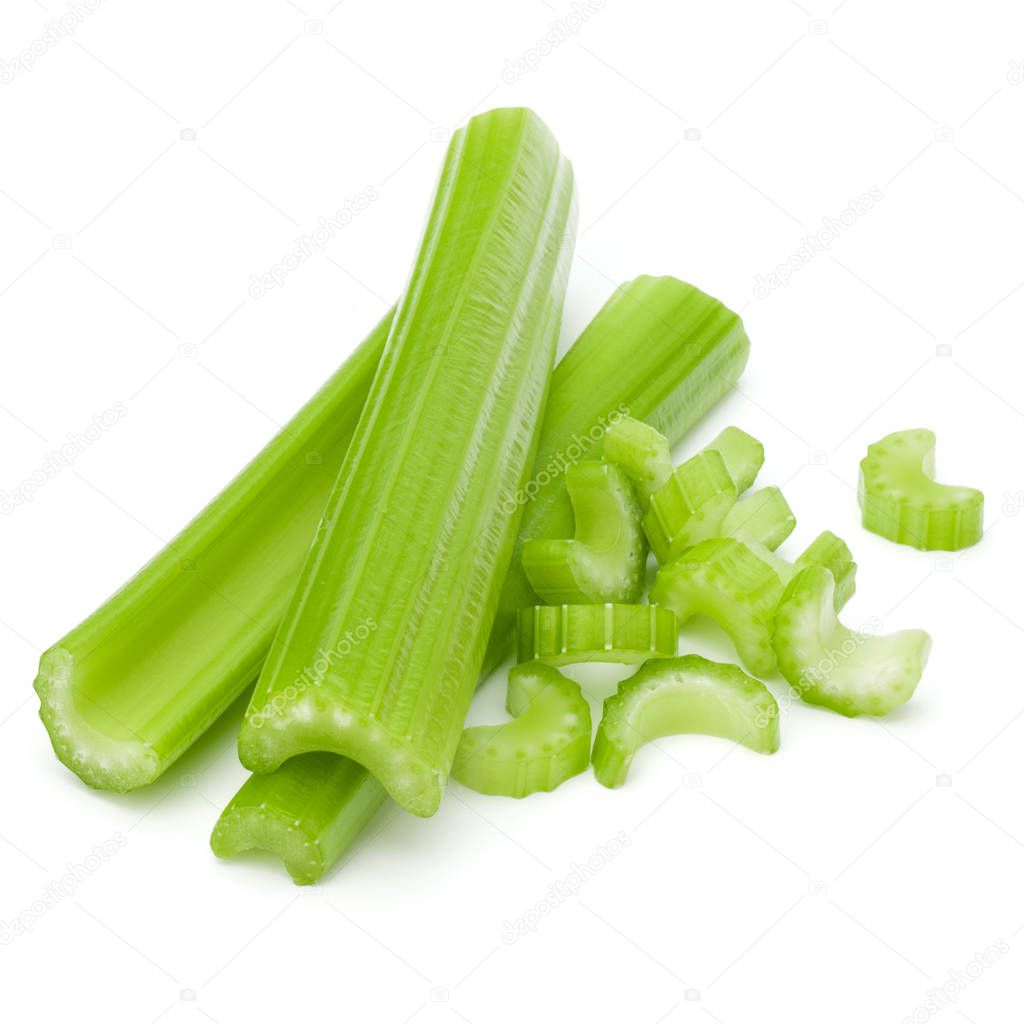 Manojo de tallo de apio aislado om fondo blanco recortado. 2023