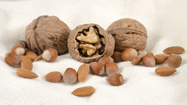 Noix au four Stock Photos, Royalty Free Noix au four Images | Depositphotos