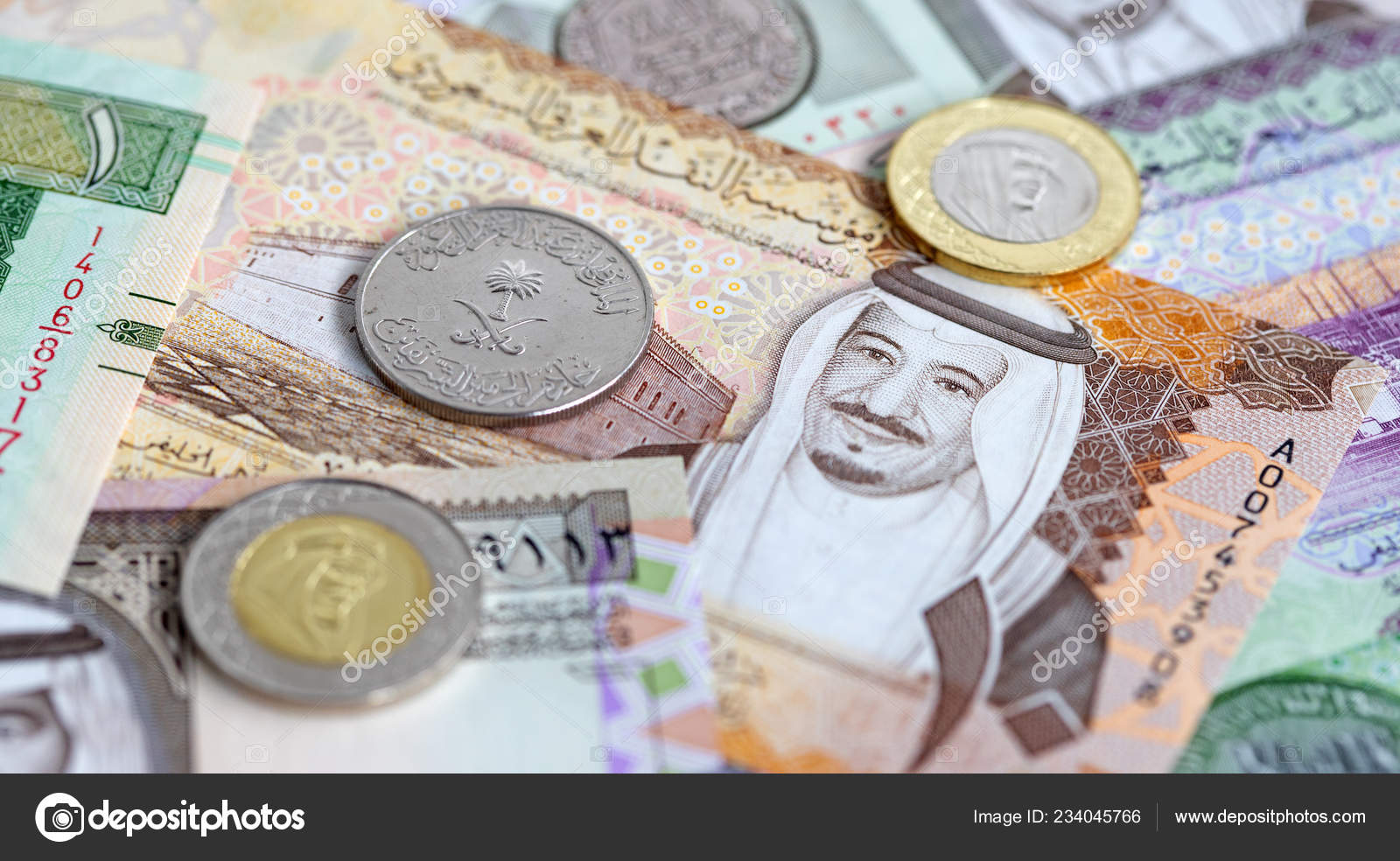 Collection Saudi Arabia Riyal Banknotes — Stock Photo © swisshippo ...