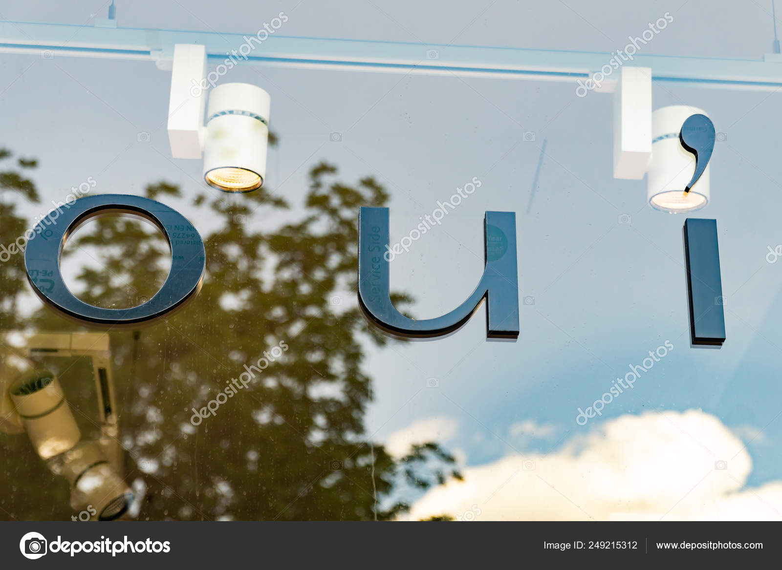 OUI Logo – Stock Editorial Photo © Colour #249215312