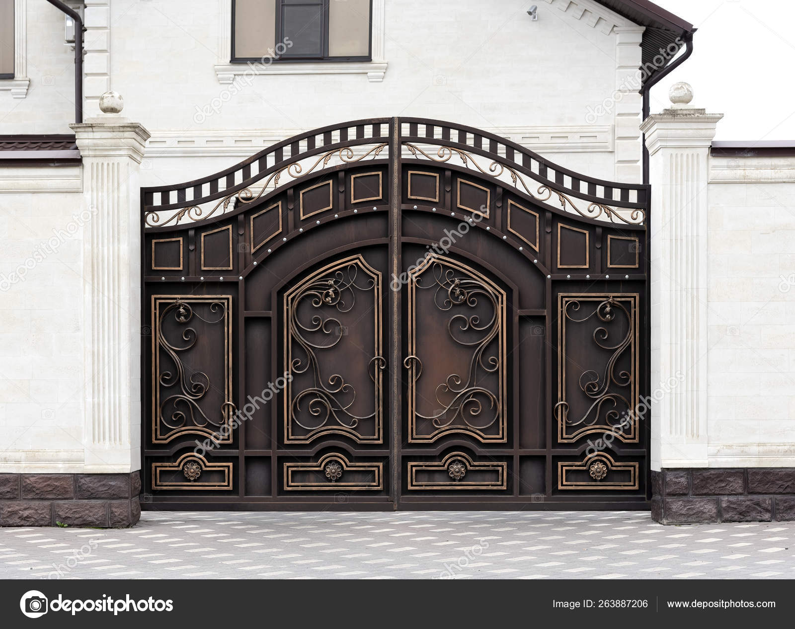 Modern automatic decorative gates. — Stock Photo © Blulake #263887206