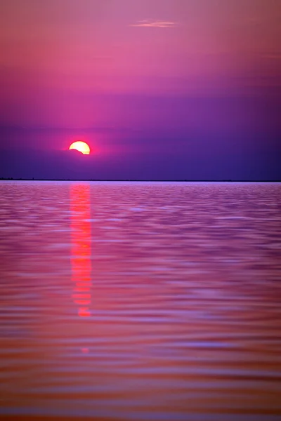 Tramonto rosa mare Foto Stock, Tramonto rosa mare Immagini | Depositphotos