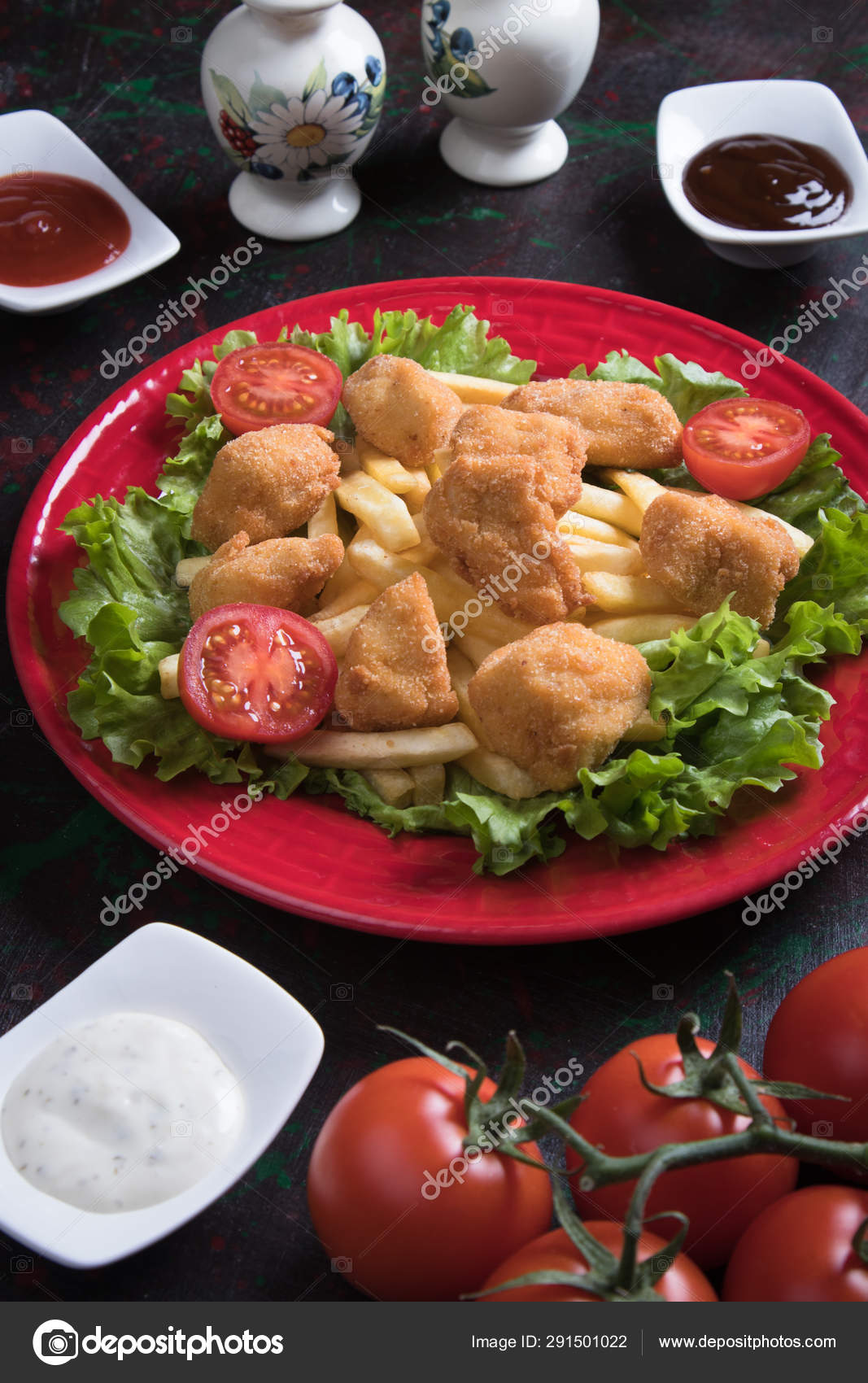 Deep fried chicken nuggets Stock Photo by ©igordutina 291501022