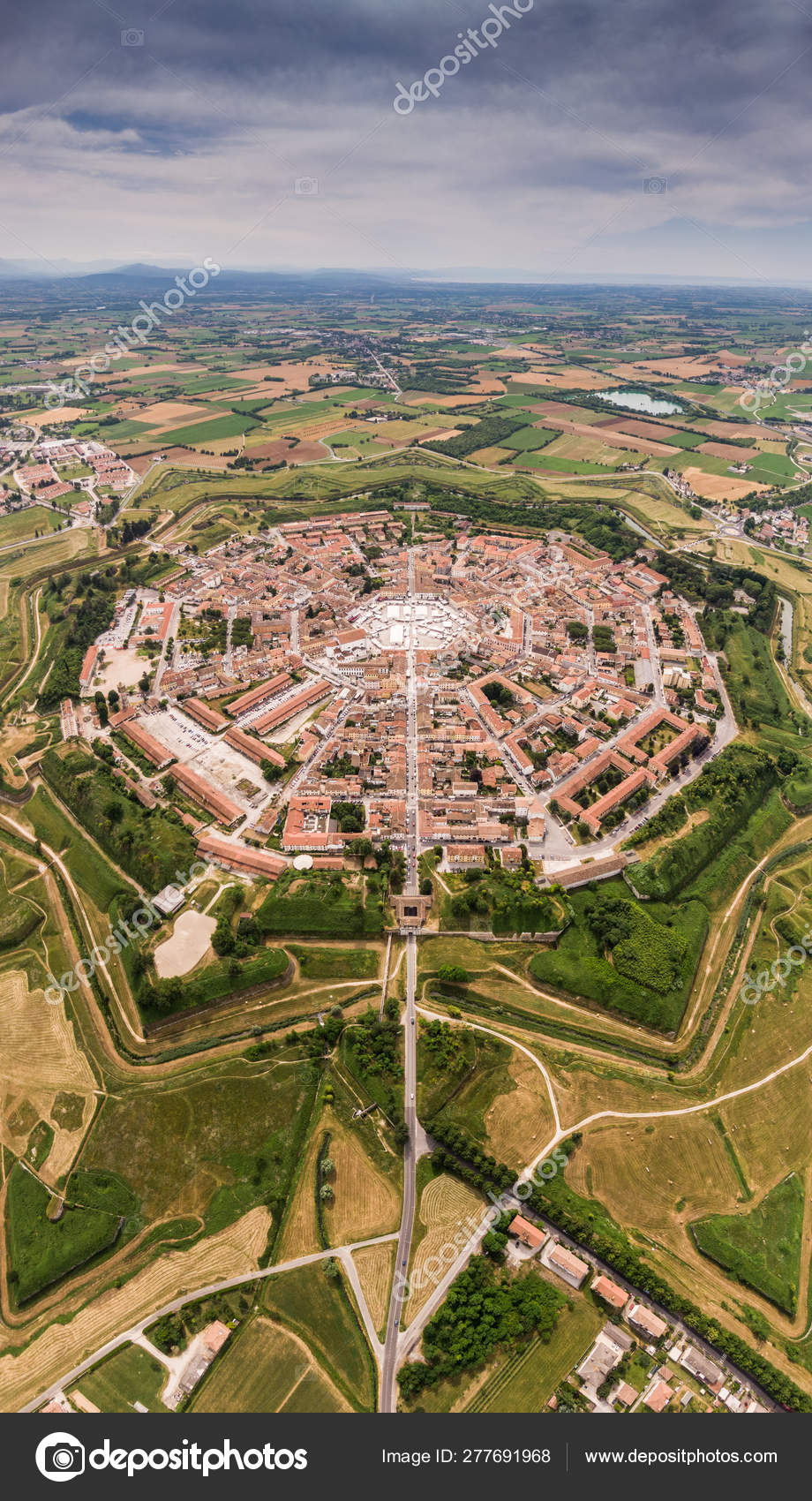 Palmanova ciudad vista aérea panorámica: fotografía de stock © csakisti #277691968 | Depositphotos