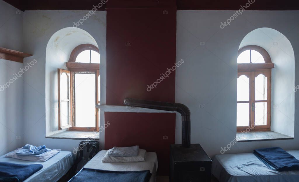 El Monte Santo Athos en griego (Hagion Oros) ha sido catalogado como ...