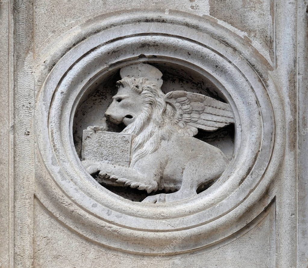 Símbolo de San Marcos Evangelista el púlpito de mármol por Jacopo e ...