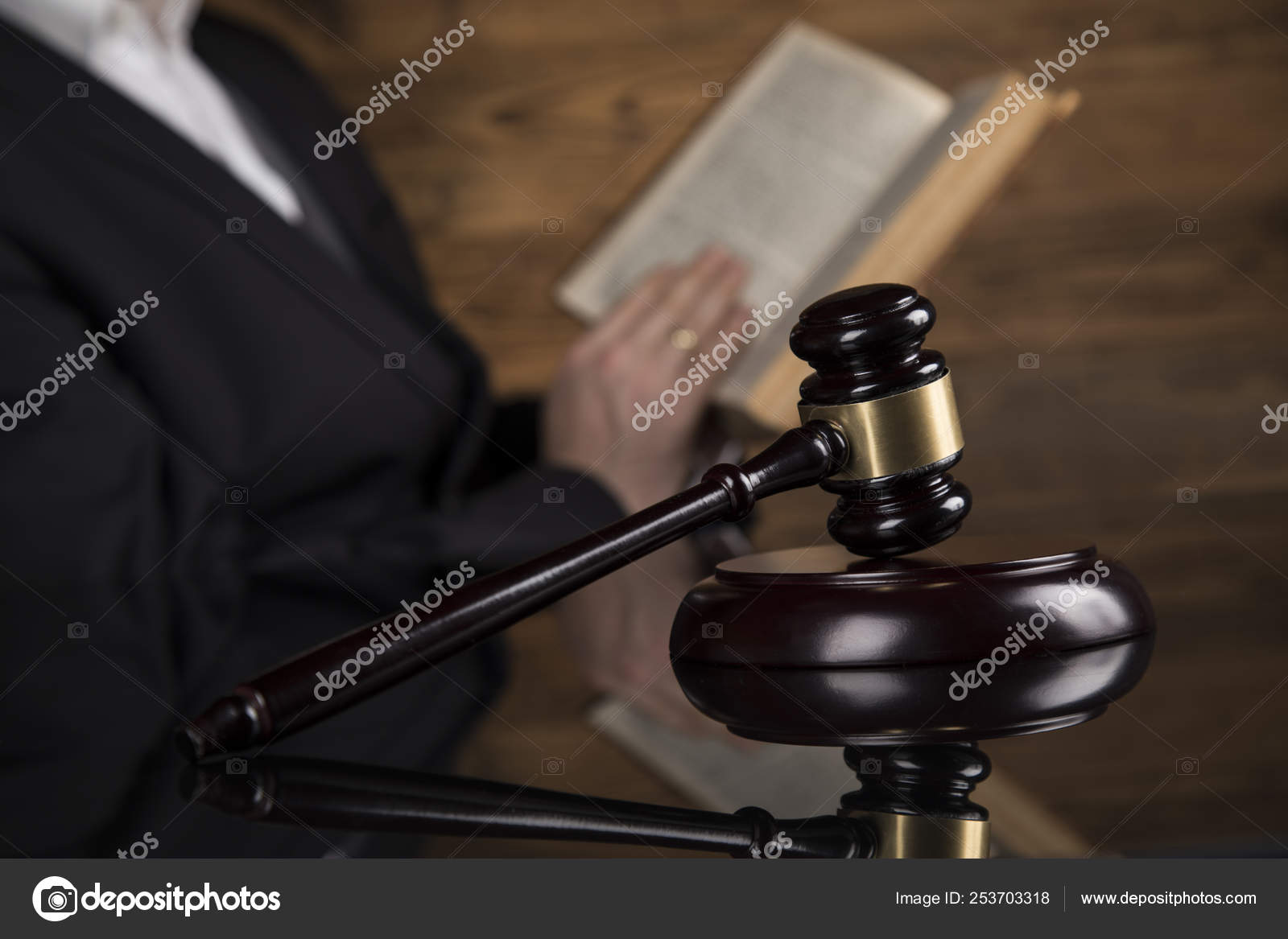 Judge, male judge in a courtroom striking the gavel — Stock Photo ...