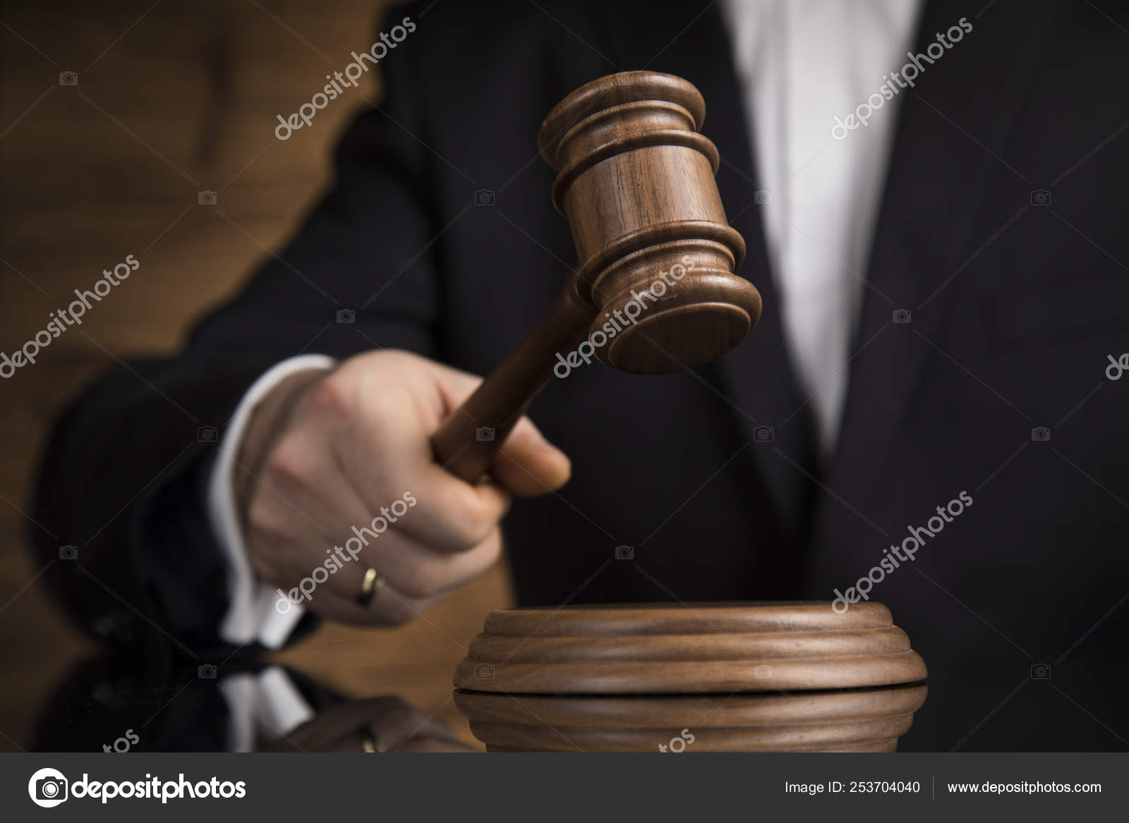 Judge, male judge in a courtroom striking the gavel — Stock Photo ...