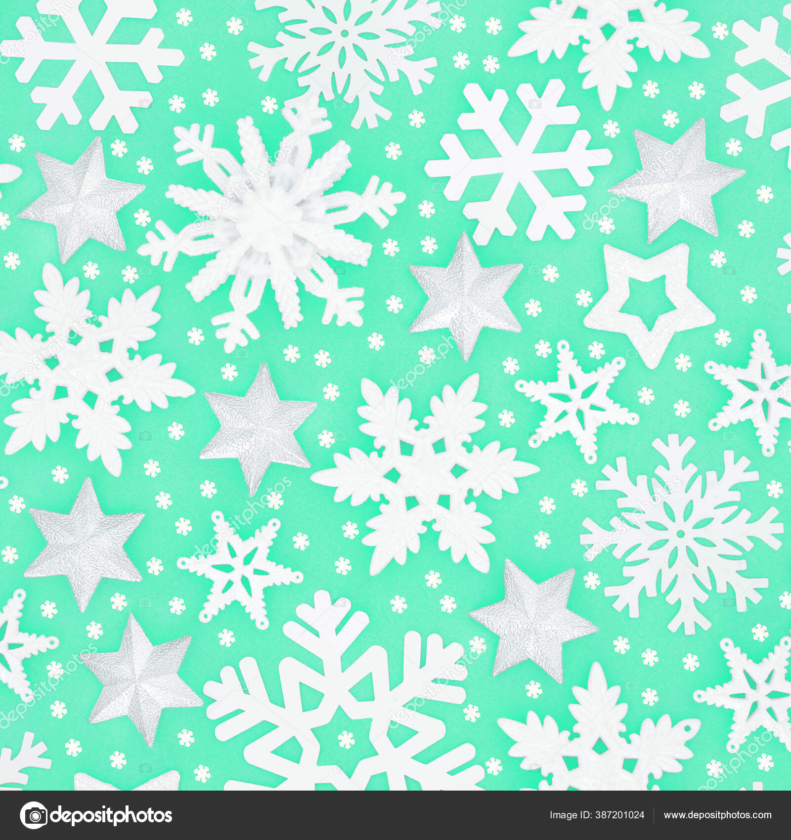 Green Snowflakes Wallpaper