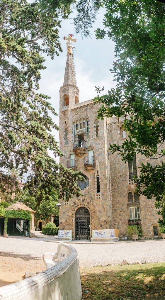 28 JULIO 2018, BARCELONA, ESPAÑA: Edificio torre Bellesguard diseñado ...