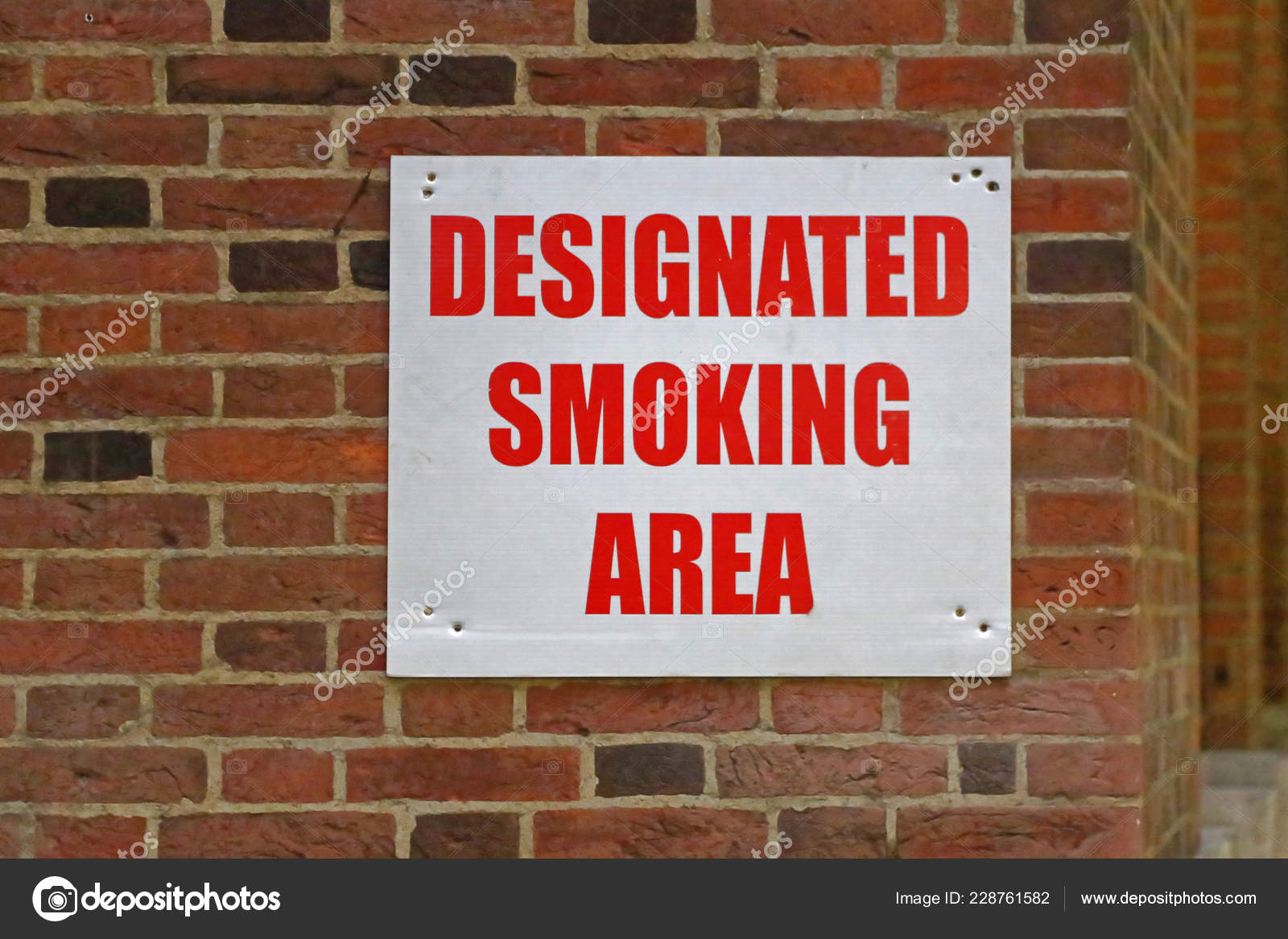 Designated Smoking Area Sign Building Corner — Stock Photo © Baloncici ...