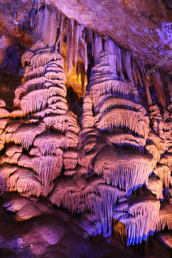 BEIT-SHEMESH, ISRAEL - 23 de septiembre de 2017: Avshalom Cave, también ...