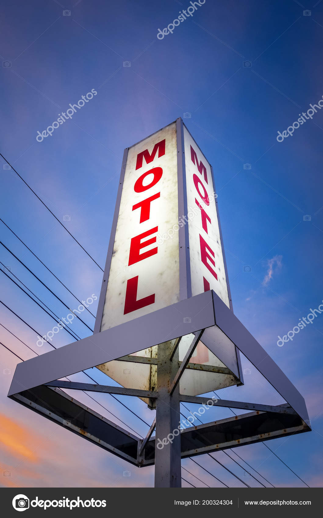 Vintage Motel Light Sign Sunset New Zealand — Stock Editorial Photo ...