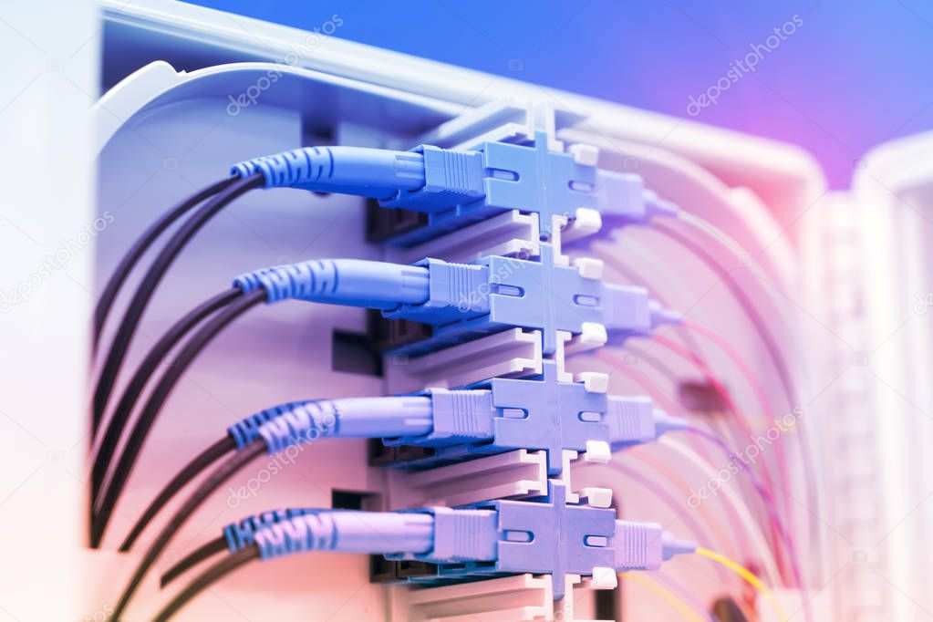 Cable de fibra ptica conectar a la comunicaci n Punto de distribuci n 2024