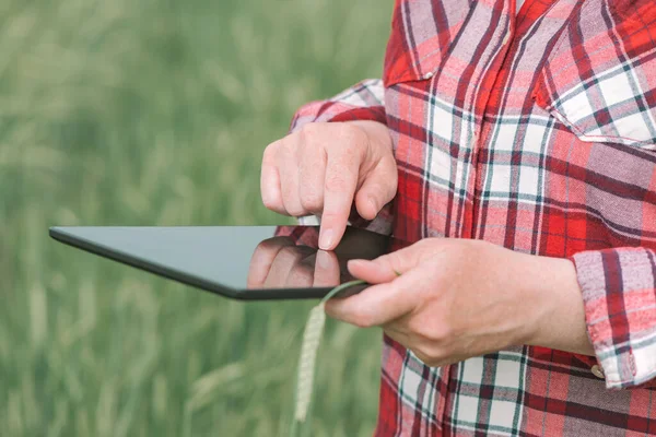 Farmer computer Stock Photos, Royalty Free Farmer computer Images ...