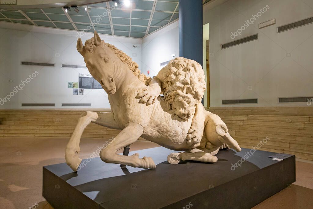 Roma, Italia - 6 de enero de 2020. Antiguas estatuas en exhibición de ...