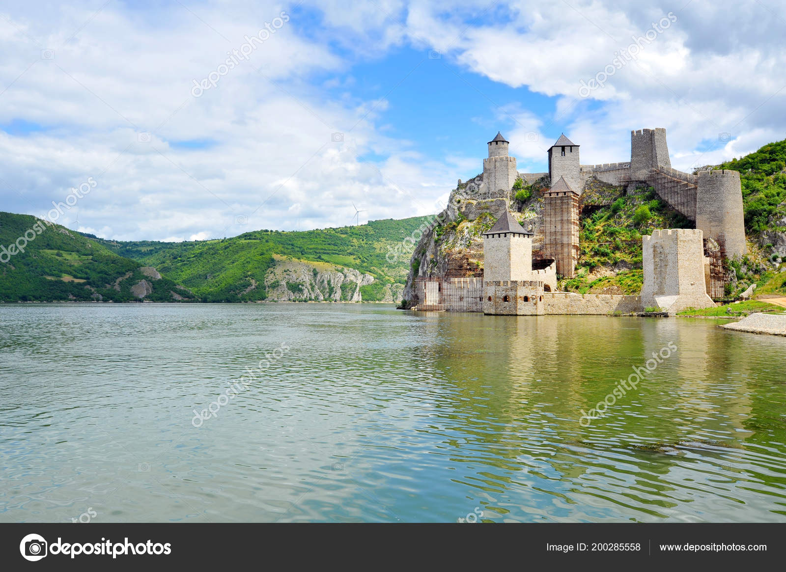 Old Medieval Fortification Golubac Serbia — Stock Photo © pajche #200285558