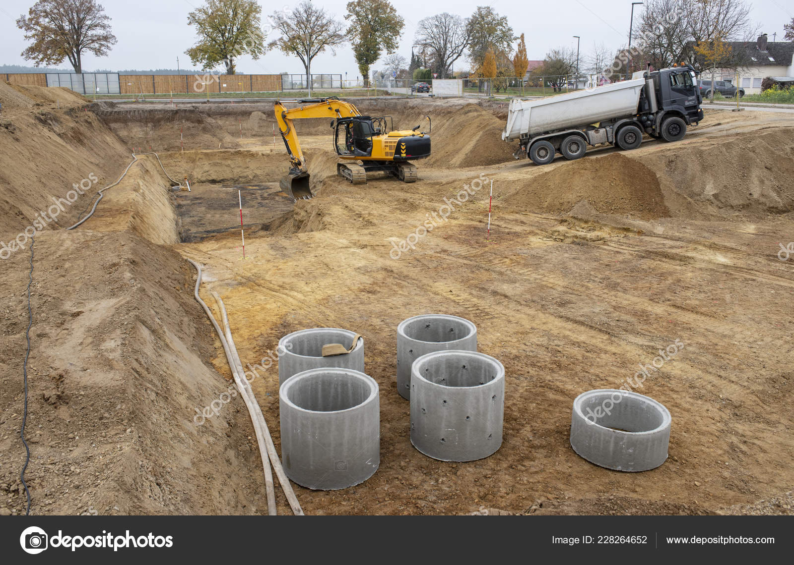 Digger Truck Working Excavation Pit — Stock Photo © filmfoto #228264652